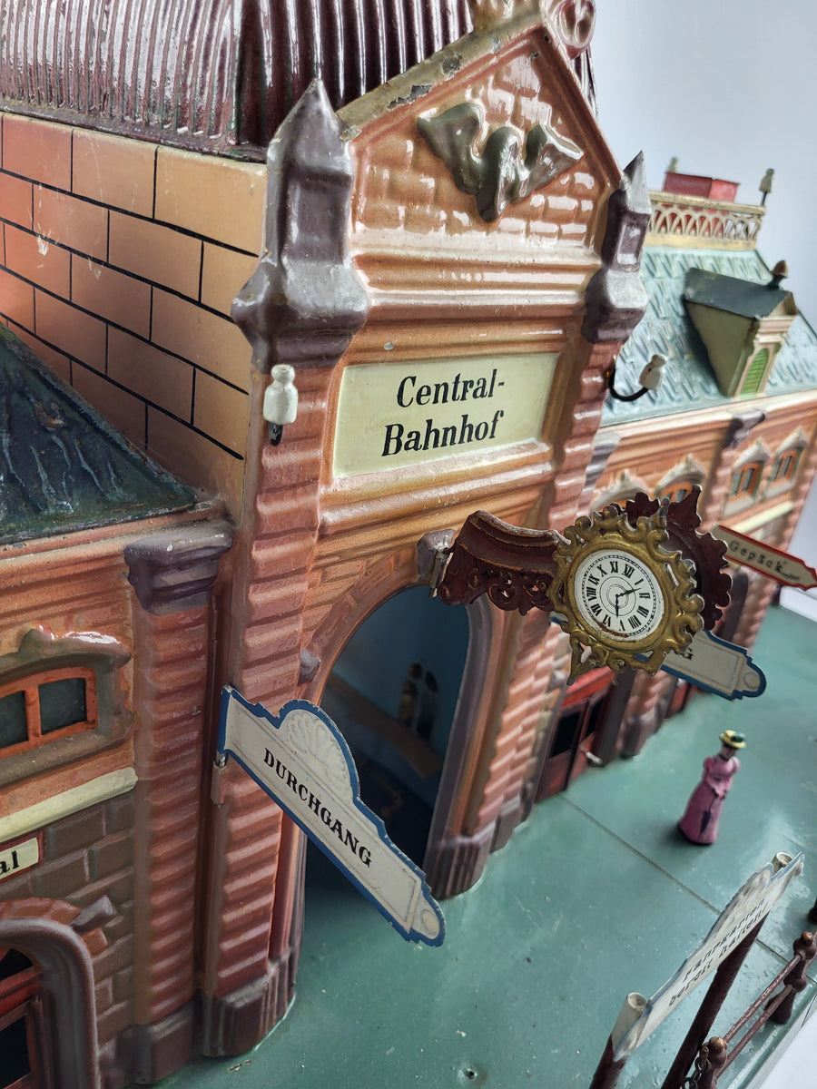 Marklin station No. 2018 around 1909 79x32x46 cm – toyrarities.shop